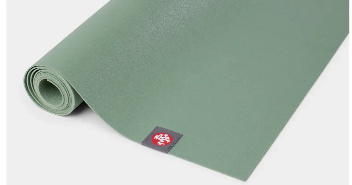 Manduka eKo SuperLite Yoga Mat – 1.5mm Green - Run To Yoga